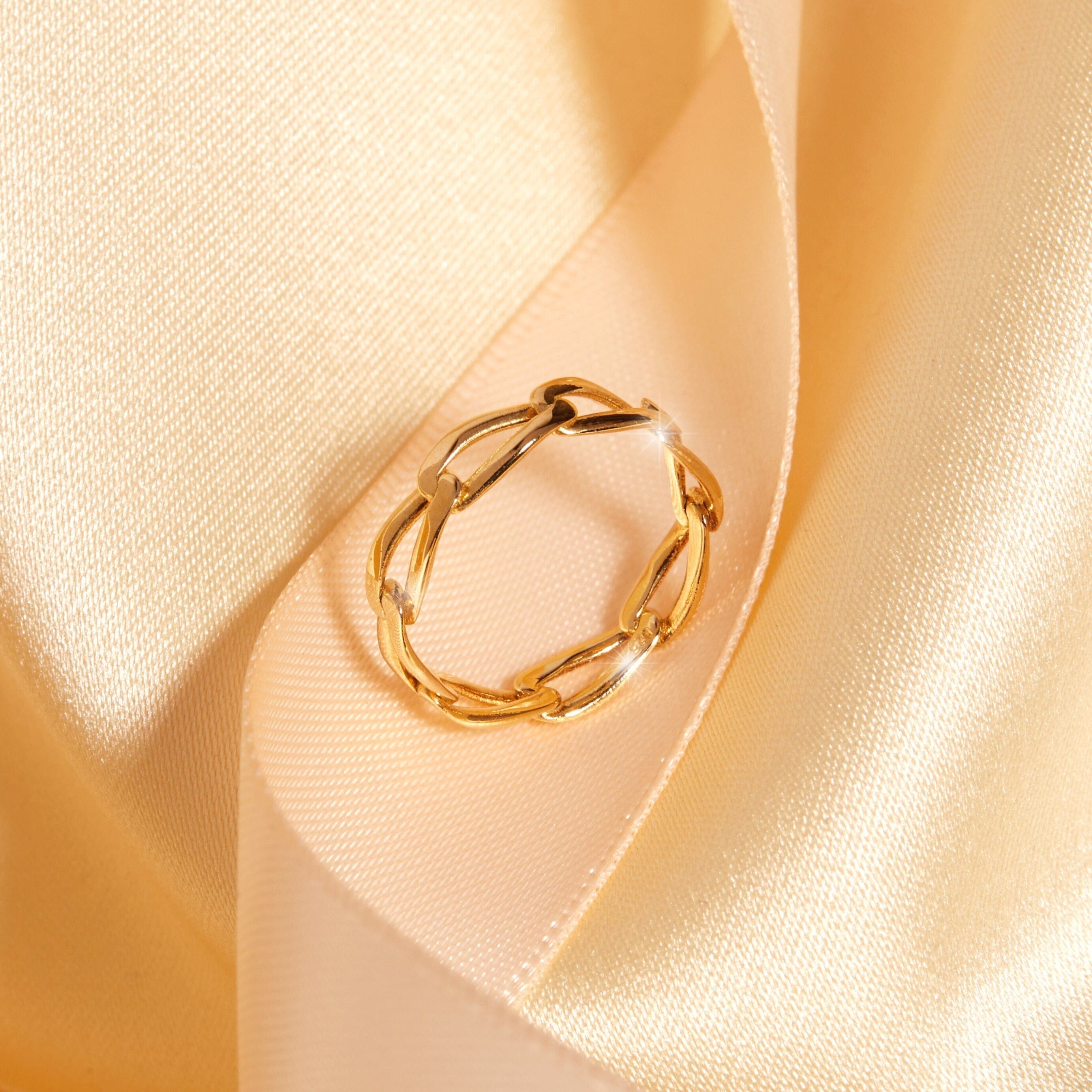 Open Link Ring in Yellow, Rose or White Gold