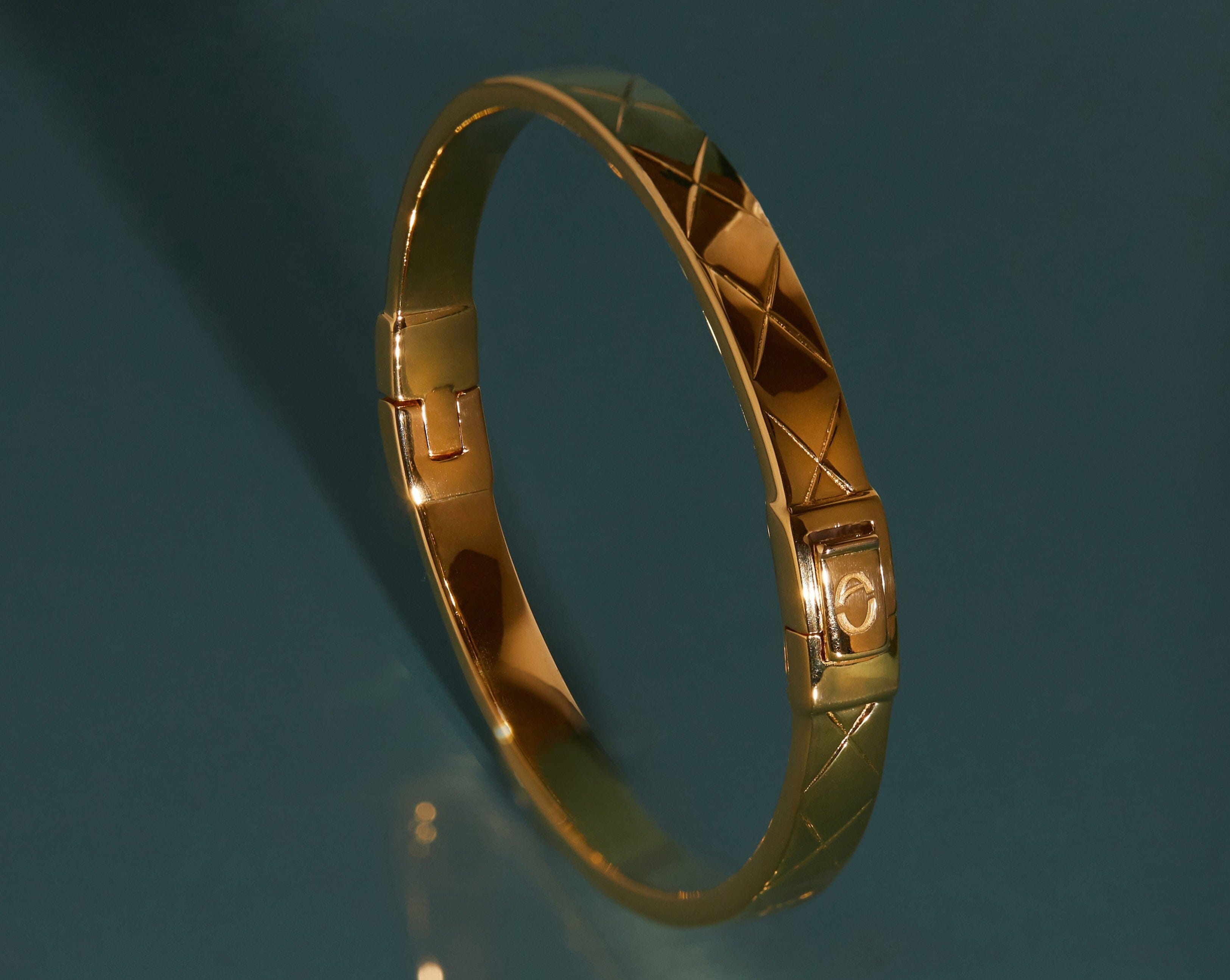 Quilted Gold Hinged Bracelet