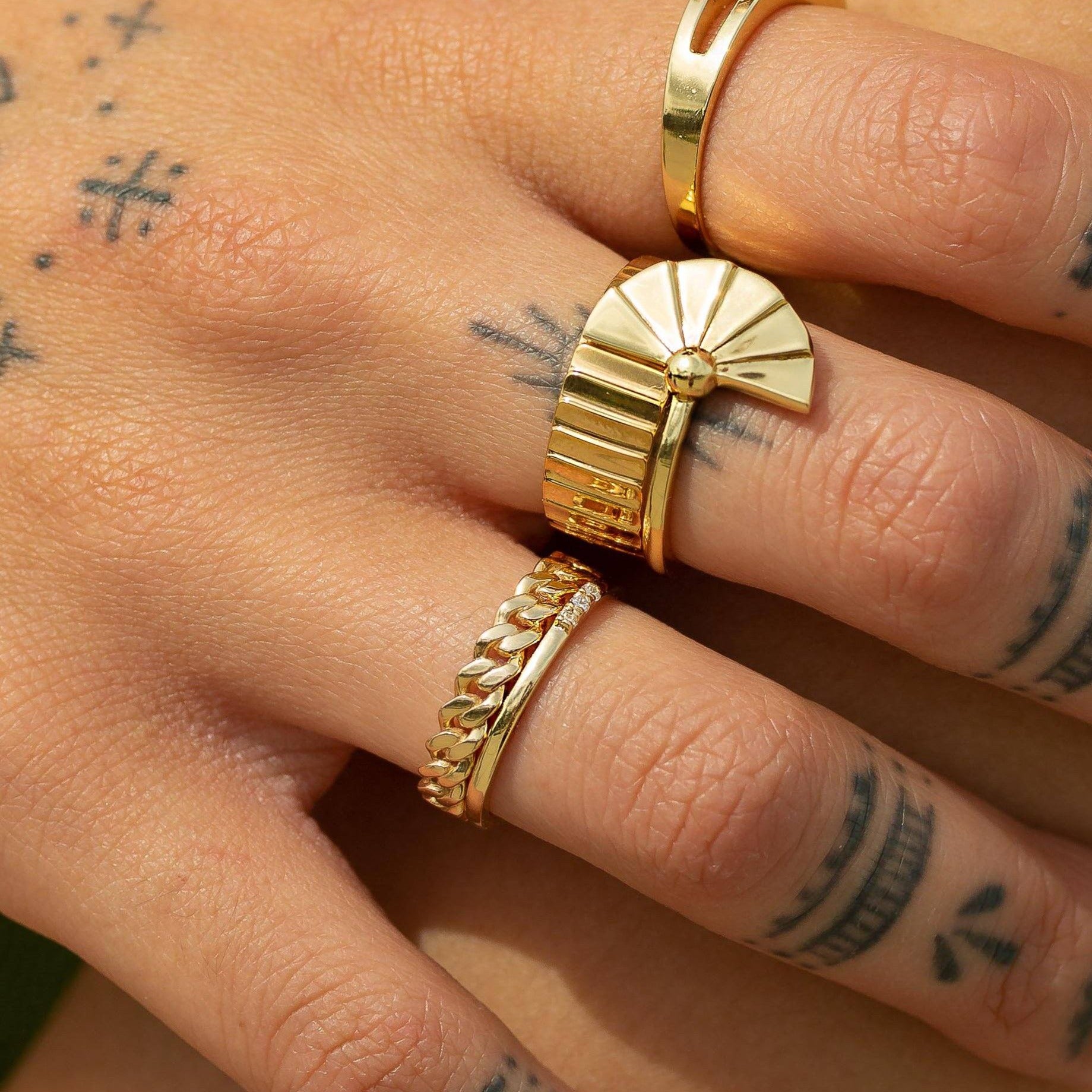 Love Me Knot Ring in Yellow, Rose or White Gold