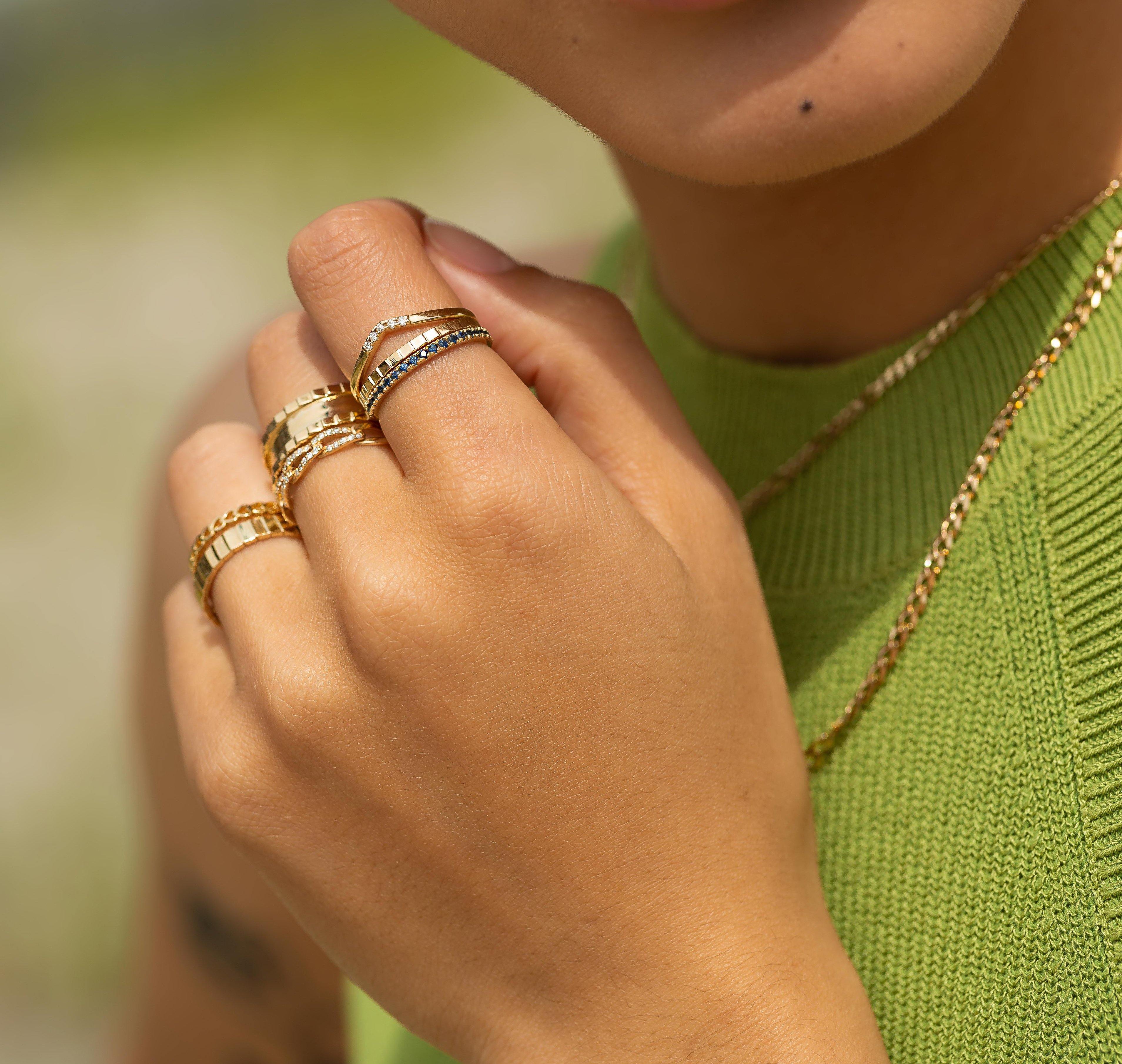 Mini Infinity Ring in Yellow, Rose or White Gold