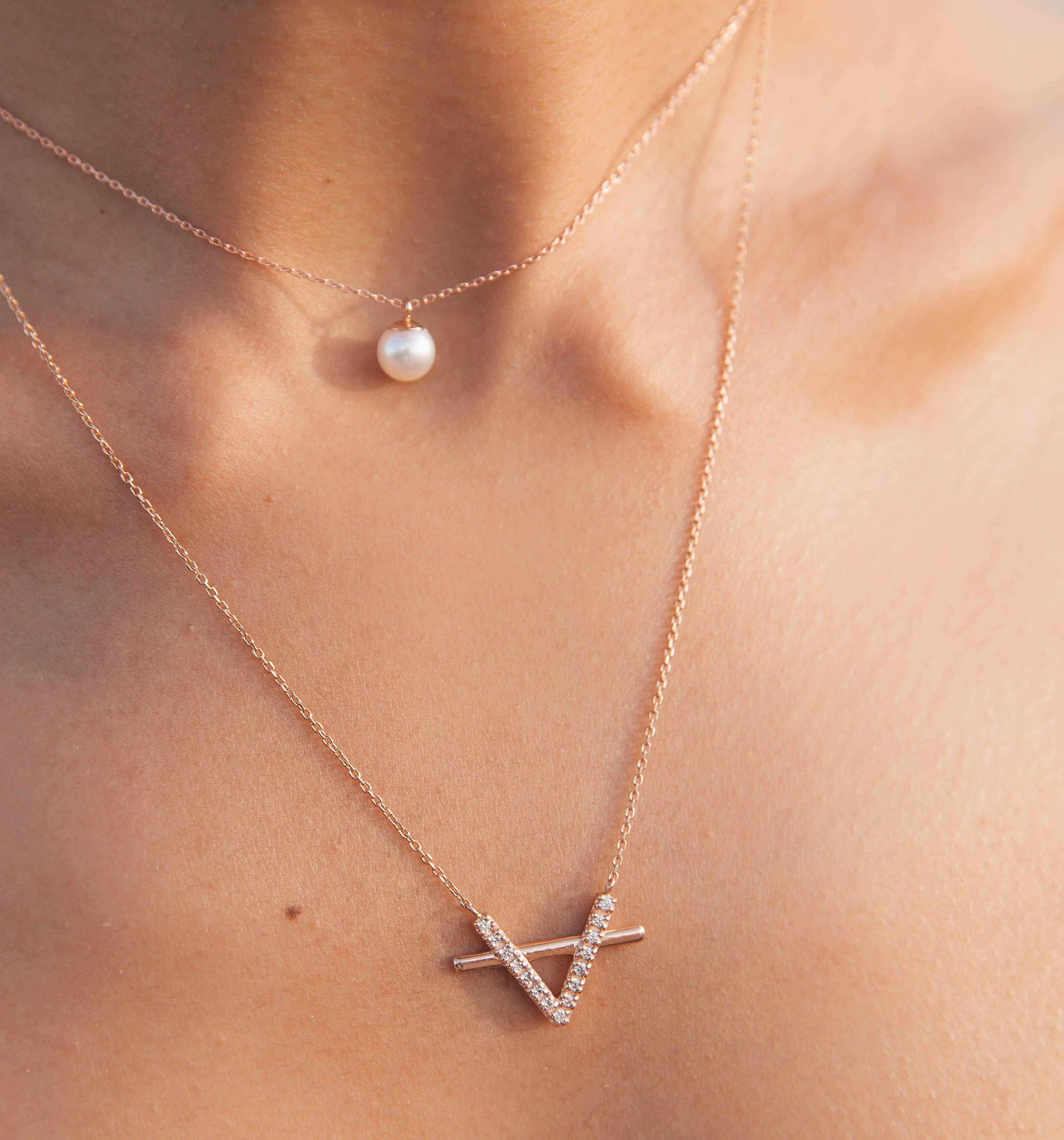 Simple Pearl Necklace in Yellow, Rose or White Gold