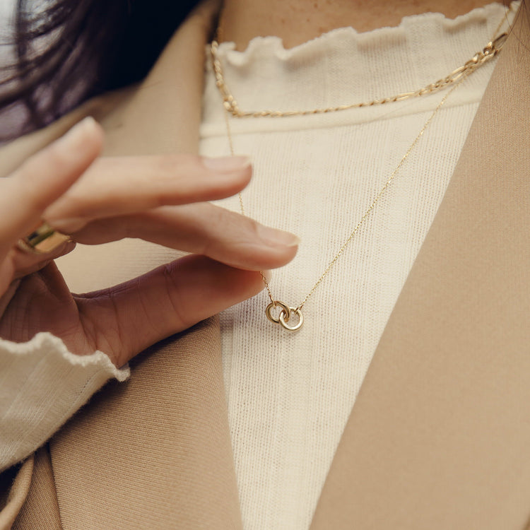 Connection Necklace in Yellow, Rose or White Gold