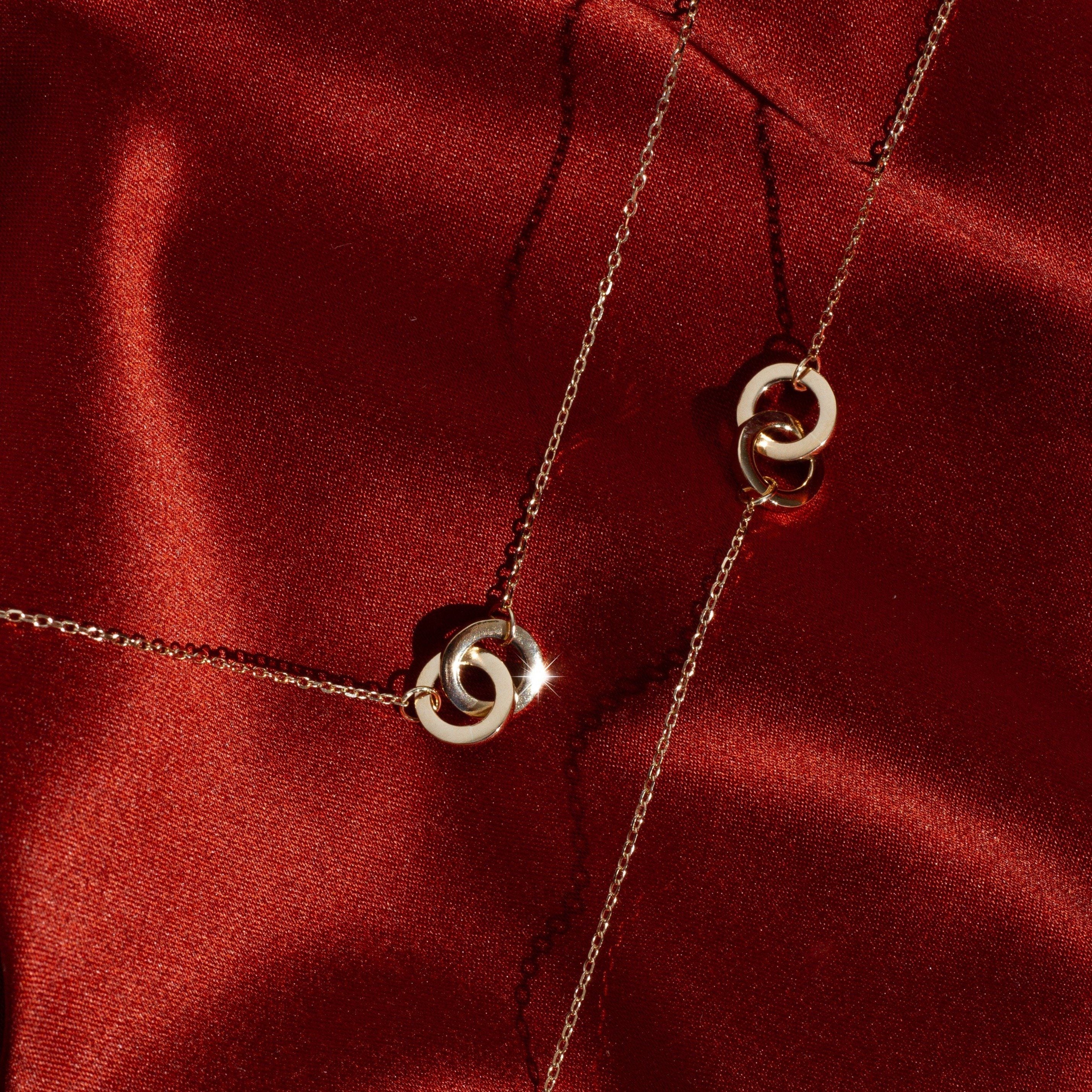 Connection Necklace in Yellow, Rose or White Gold