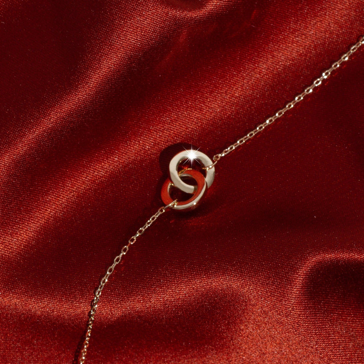 Connection Bracelet in Yellow, Rose or White Gold