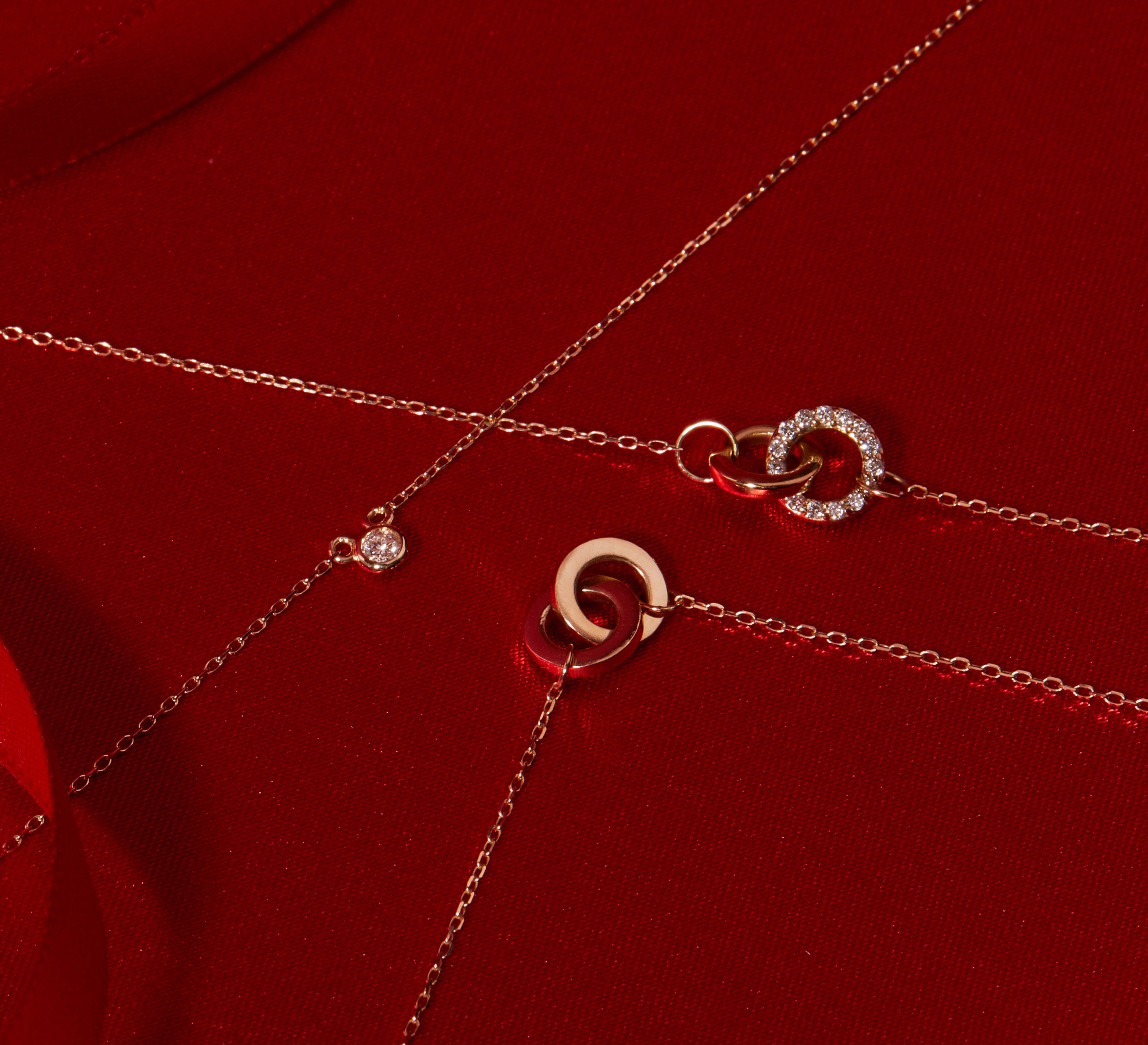 Connection Necklace in Yellow, Rose or White Gold
